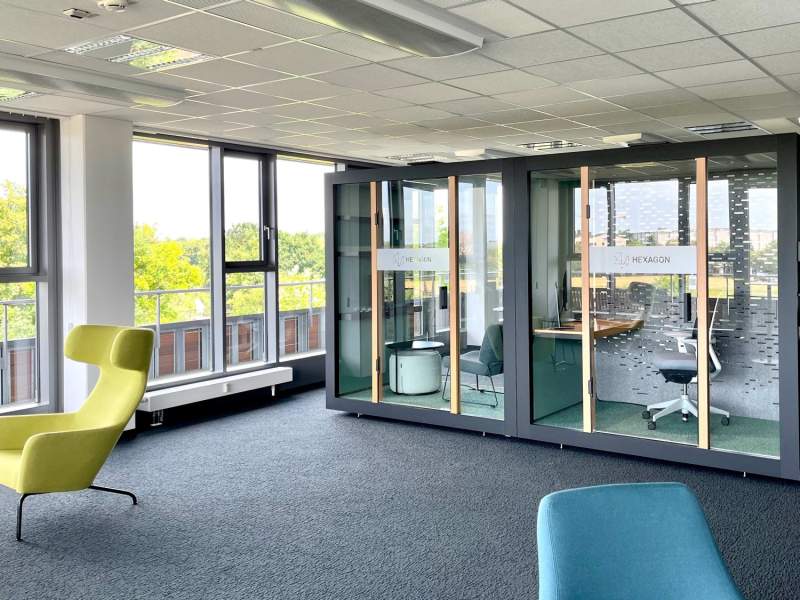 Identi m haus | Abgeschirmte Raumelemente online | officebase.ch